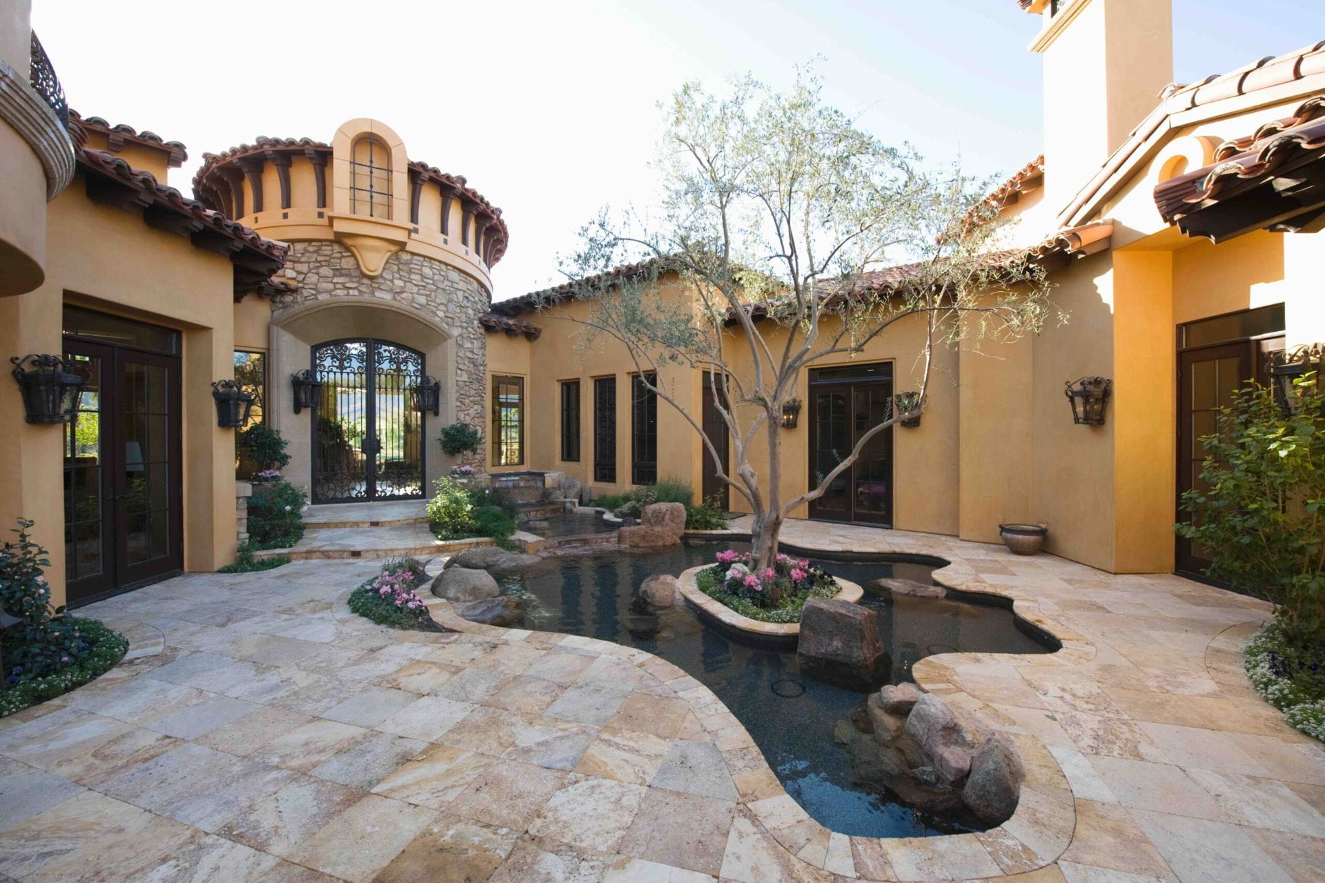 8 Courtyard Landscaping Ideas For Commercial Businesses